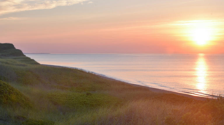 Massachusetts' Calm Nantucket Island Beach Is An Iconic Postcard ...