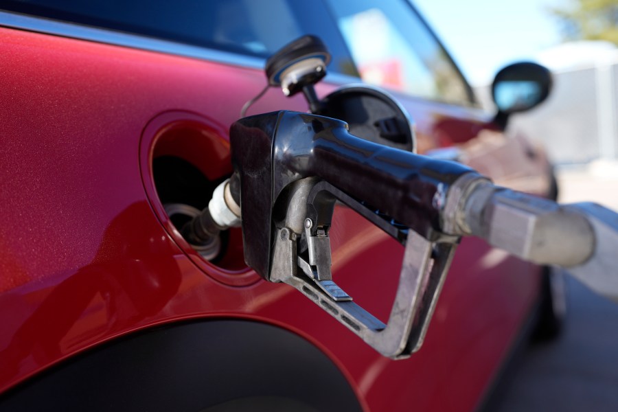 Gas prices lower in Florida ahead of Holiday weekend