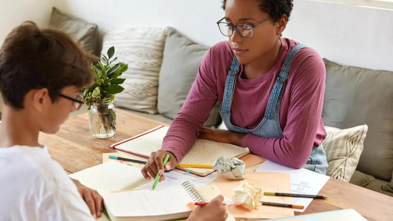 Mom sparks teacher backlash after confessing she gives kids homework ...