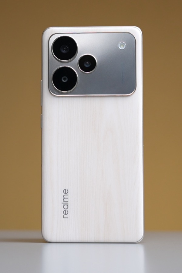 Realme P4 Pro 5G Review: Is This the New Performance King Under ₹25,000?