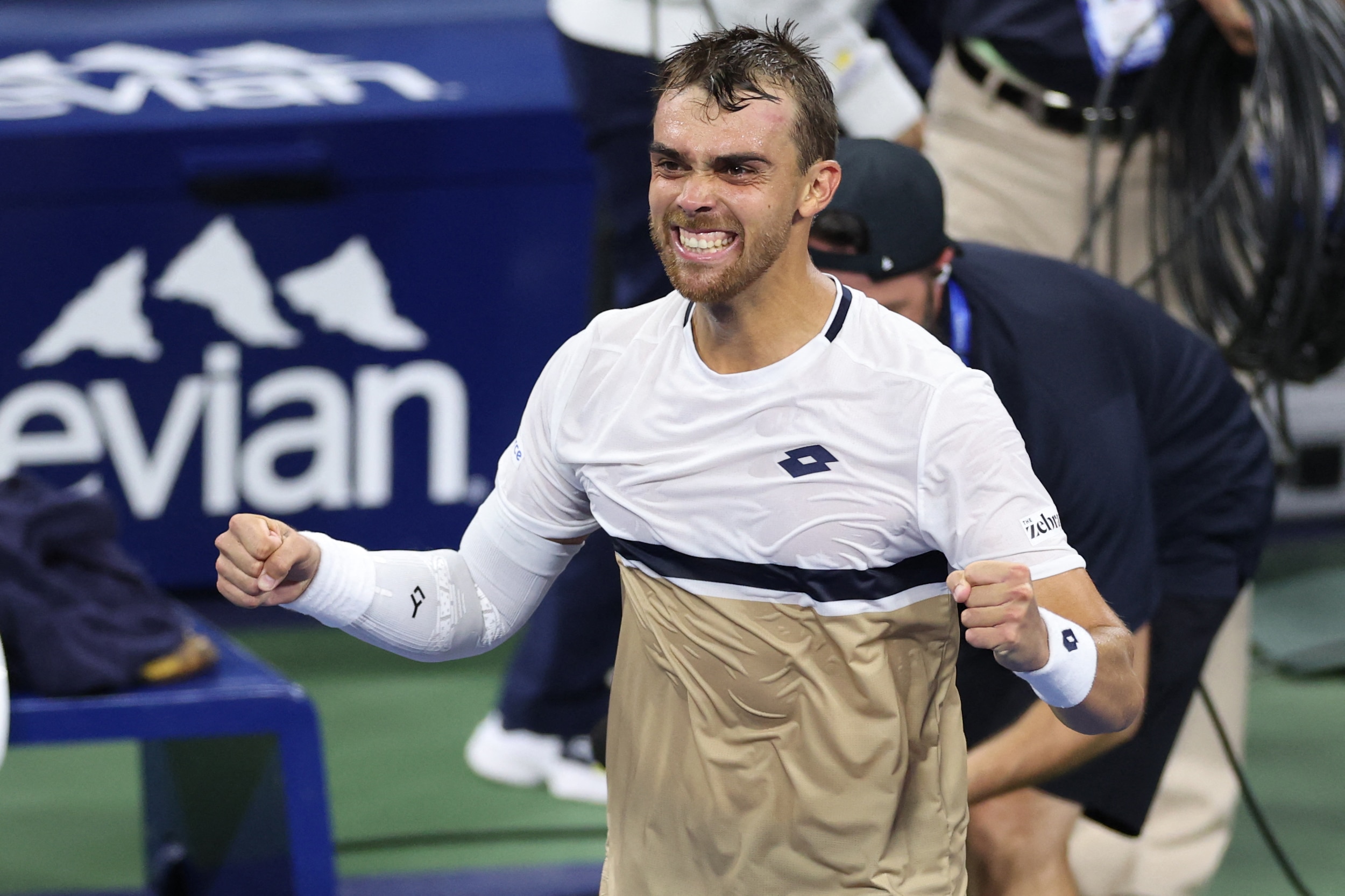 US Open chaos as Benjamin Bonzi ousts raging Daniil Medvedev
