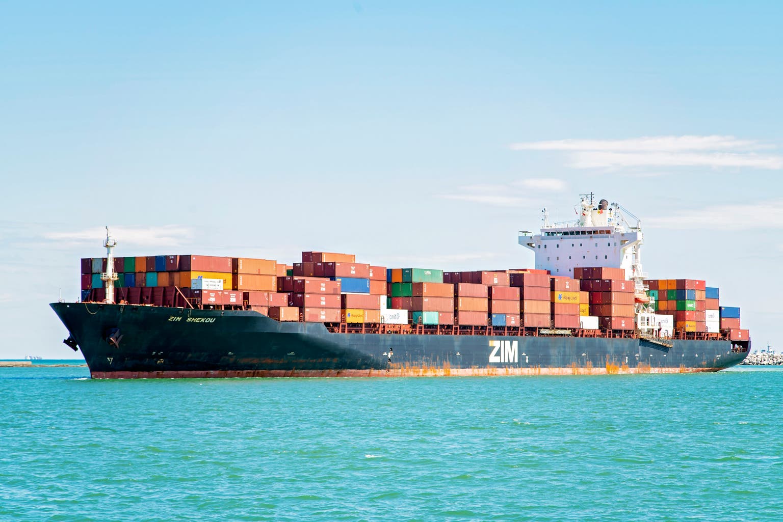 ZIM Integrated Shipping sinks as Israeli Companies Authority says state ...