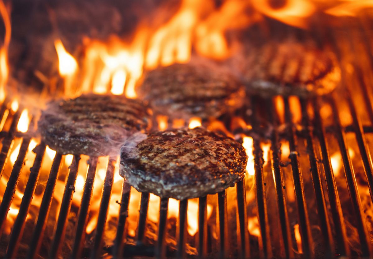 6 Proven Charcoal Methods That Make Your Steaks Taste Like Fine Dining