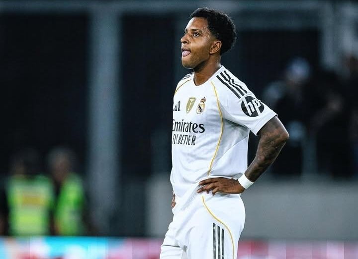 Reaksi Kesal Rodrygo Setelah Diganti dengan Vinicius di Babak Kedua ...