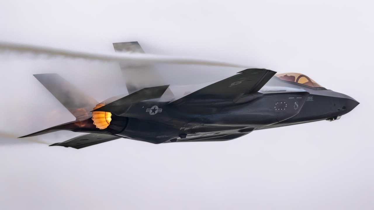 The F-35 Fighter’s 2 Big Problems That Won’t Go Away