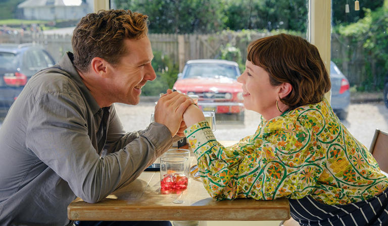 Review: Benedict Cumberbatch and Olivia Colman go head-to-head in epic ...