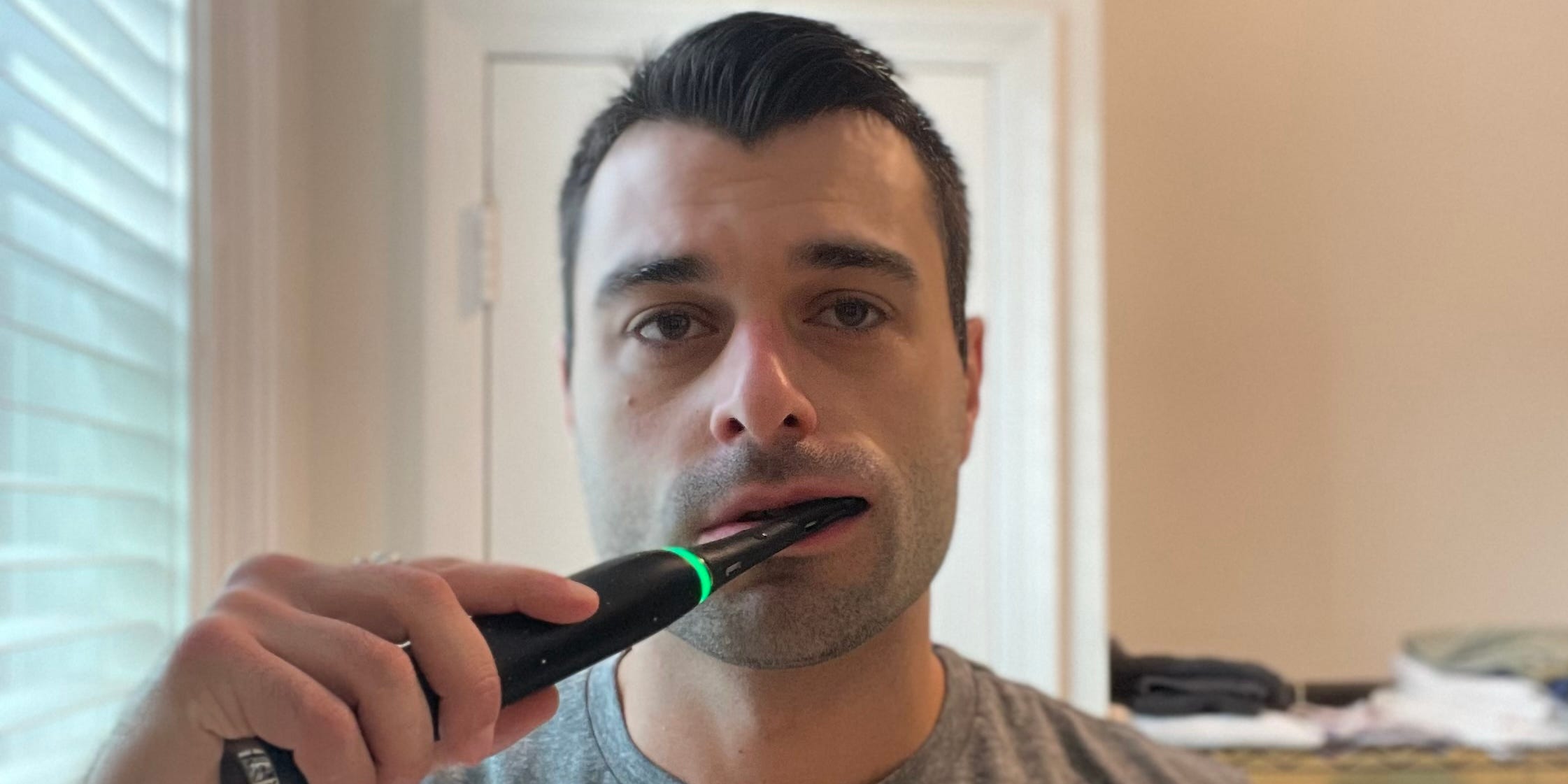 A Men’s Health Grooming Editor Tried This $338 AI Toothbrush For One ...