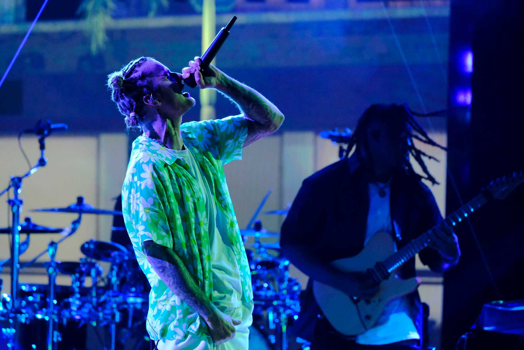 Justin Bieber's Performance of "Peaches" on The Voice Is an Electric ...