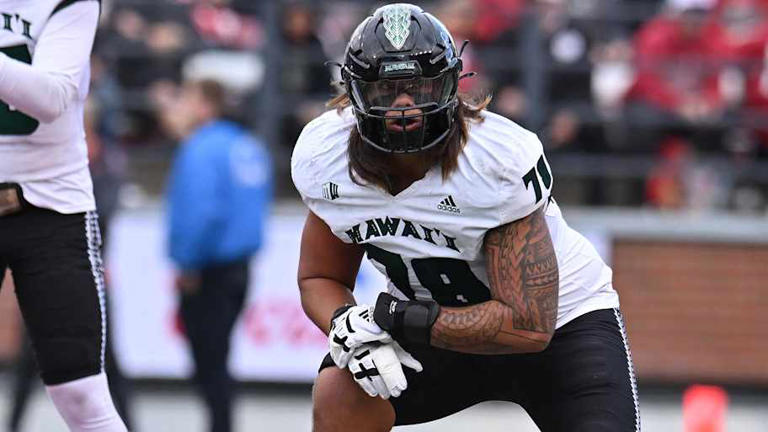 Senior Ka'ena Decambra Facing Former Team