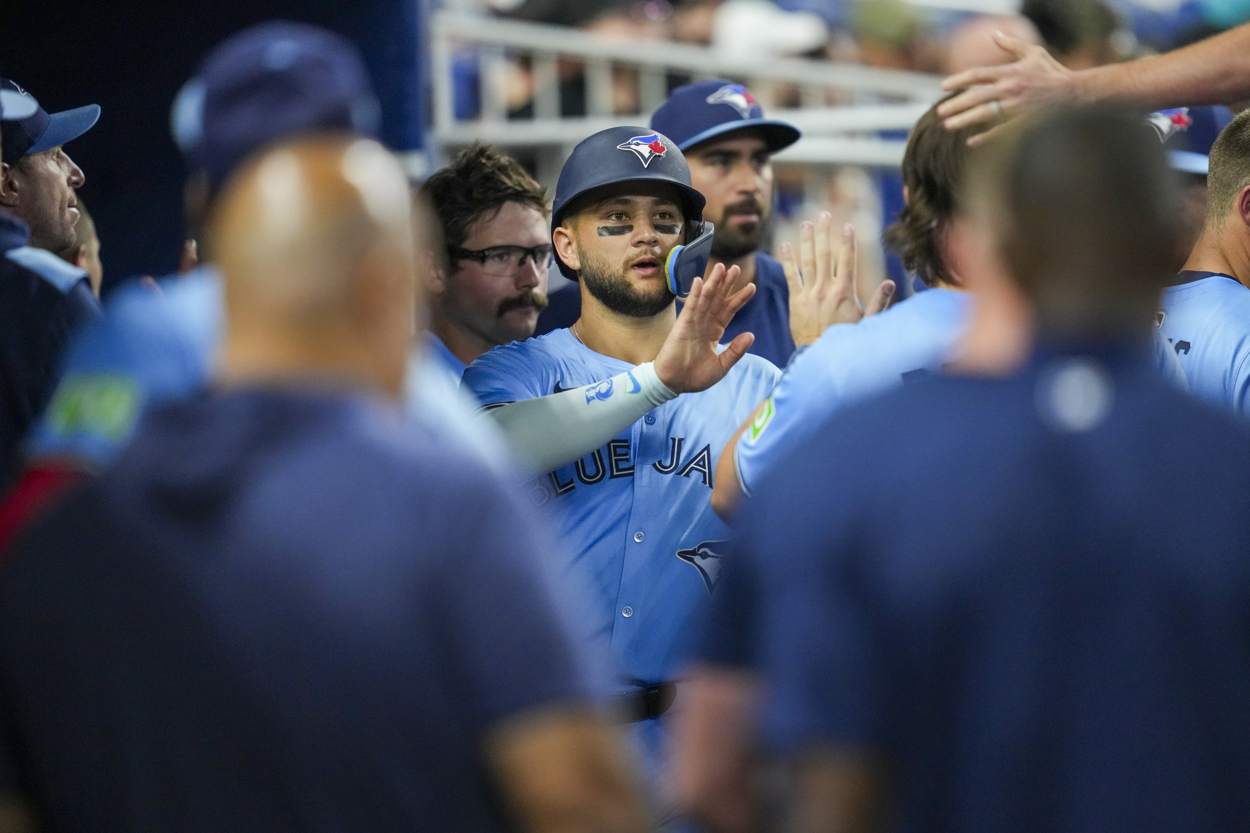 Blue Jays Superstar Would Betray Team, Bolt For Yankees in Free Agency Idea