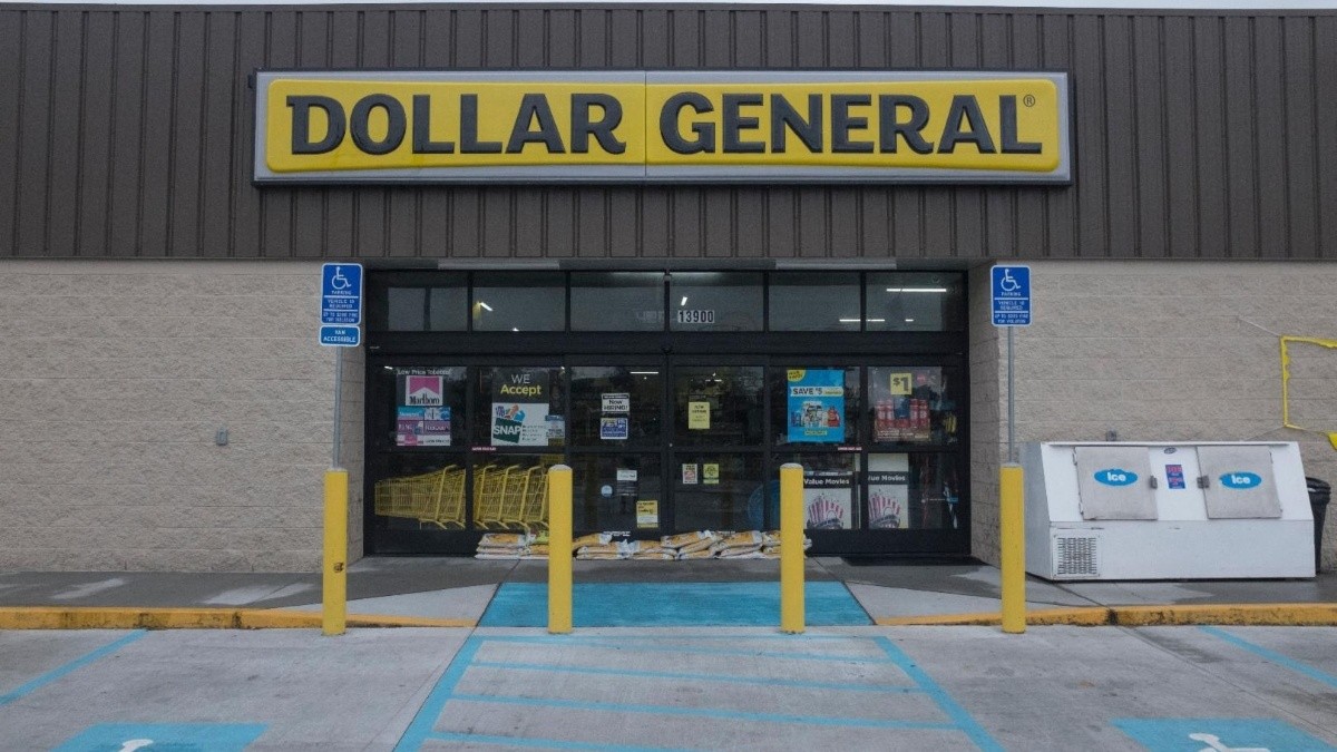 Why Dollar Generals Strategy Focuses on Discount Prices and Small Towns