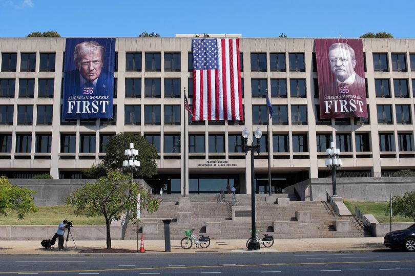Donald Trump hangs giant 'glorious leader' flag with his own face on ...