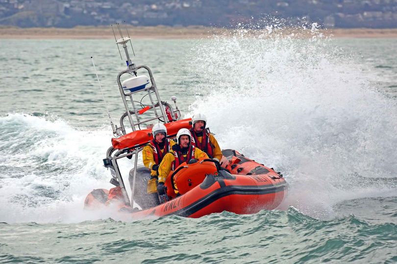 'Danger' warning issued on the coast as remnants of Hurricane Erin to ...