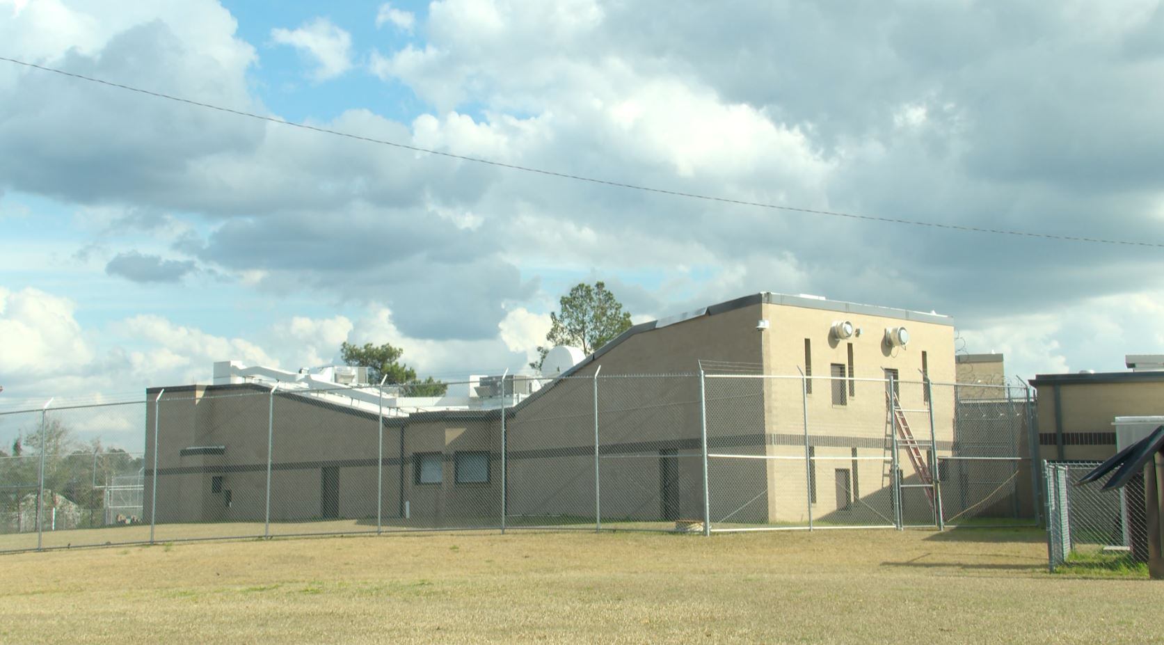 Bryan County man arrested after bringing marijuana and gun to bond ...