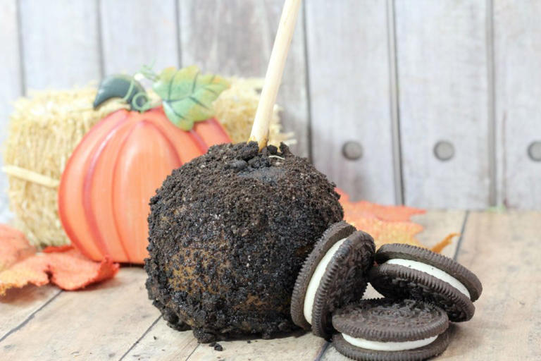 Oreo Caramel Apples – Fun Fall Treat