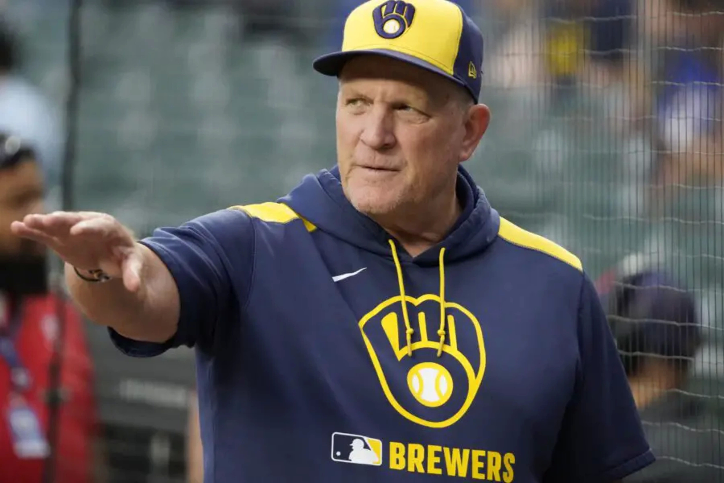 Milwaukee Brewers: Pat Murphy Explains Controversial 9th-Inning Choice ...