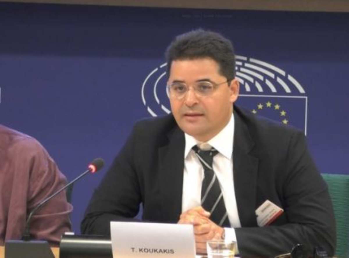Επιθέσεις κατά των Θ. Κουκάκη και Ε. Τριανταφύλλου – Καταδικάζει η ΕΣΗΕΑ