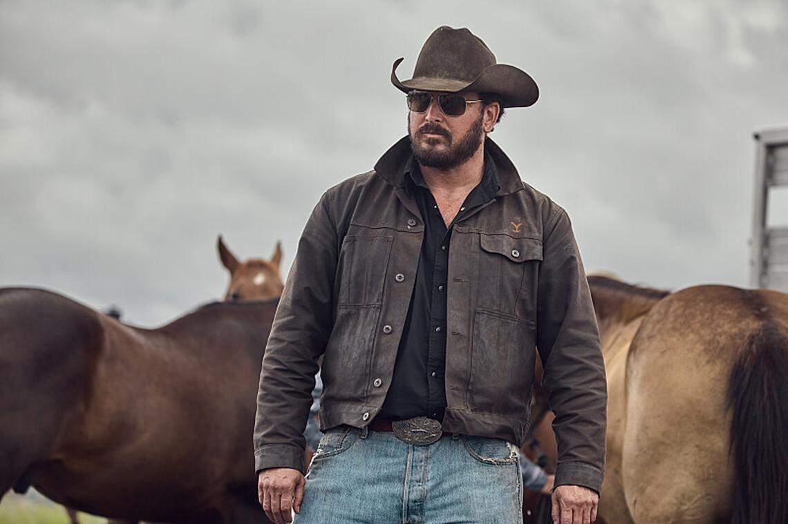See ‘Yellowstone' star rip a fastball during first pitch at Texas ...