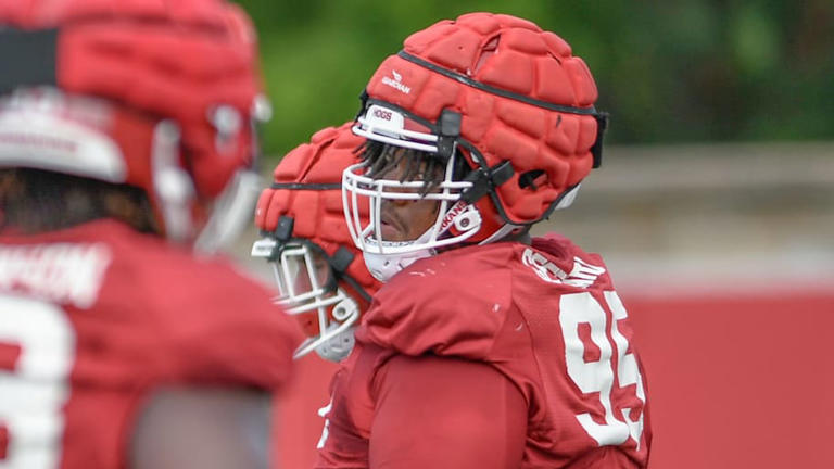 Razorbacks roster tracker: Promising offensive lineman announces he ...