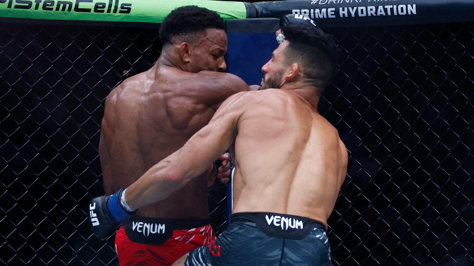 MMA Junkie's Knockout of the Month for August: Lerone Murphy spins on ...