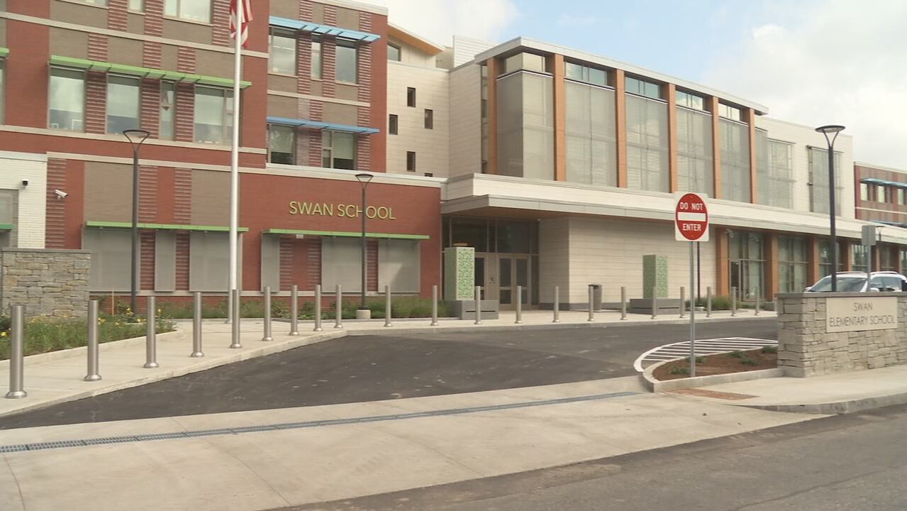 Springfield students, teachers return to school to begin new year