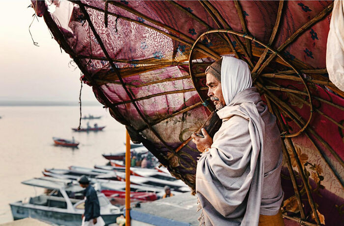 47 Street Photos Showcasing The Unexpected Beauty Of Real Life By Gil ...