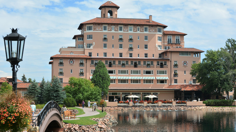 America's Longest-Running Five-Star Hotel Is A Fusion Of European ...