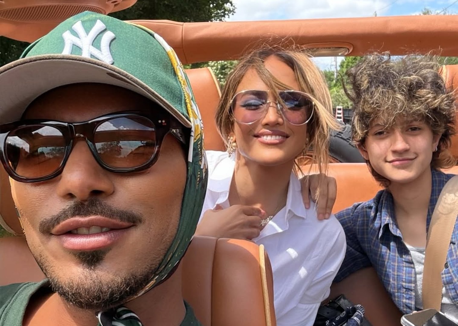 Jennifer Lopez Shares New Photo With 17-Year-Old Child Emme