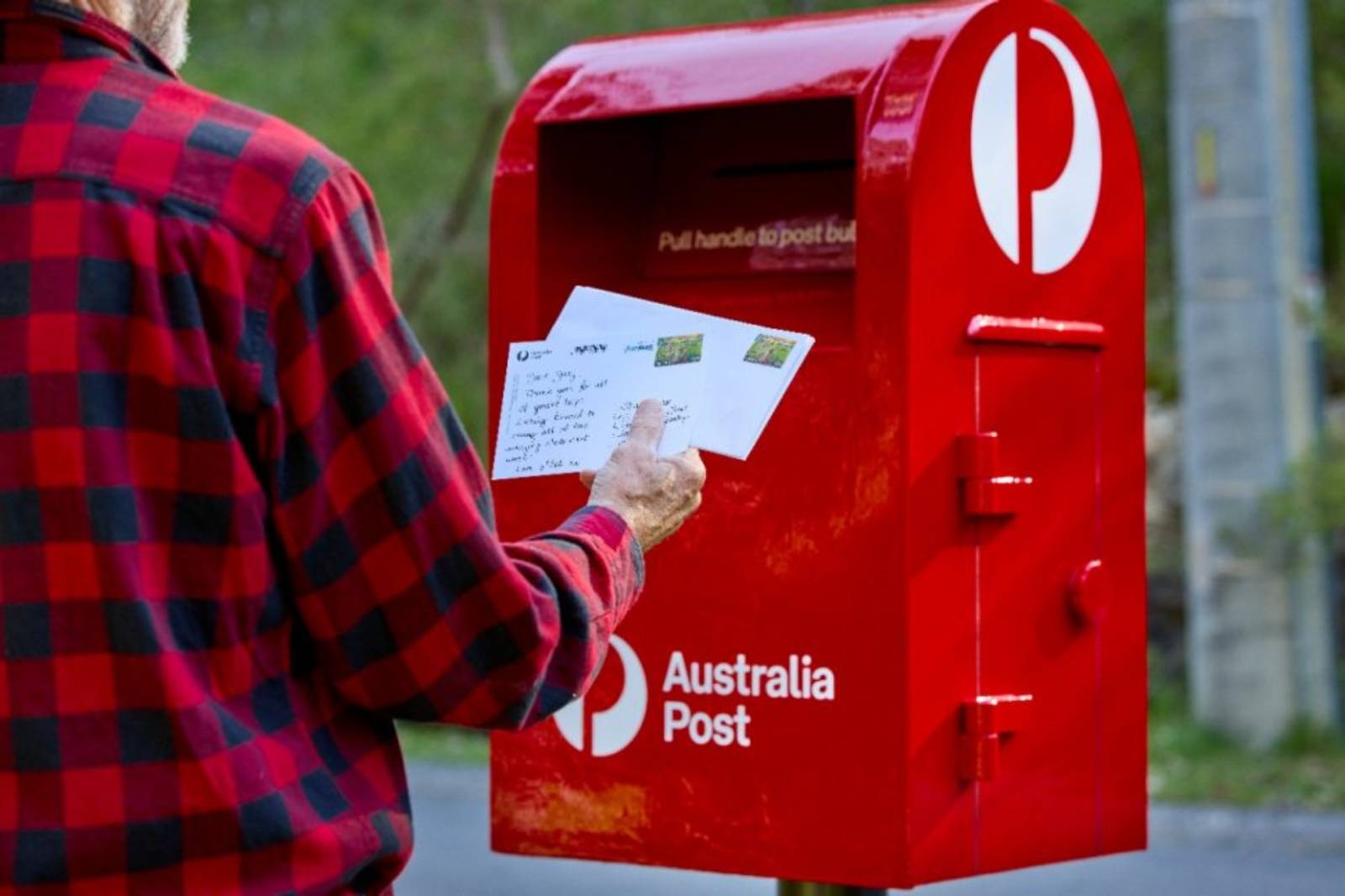Australia Post pauses US-bound parcel shipments