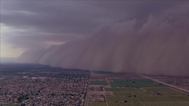 Haboob hits Arizona, thunderstorms dump heavy rain across metro Phoenix