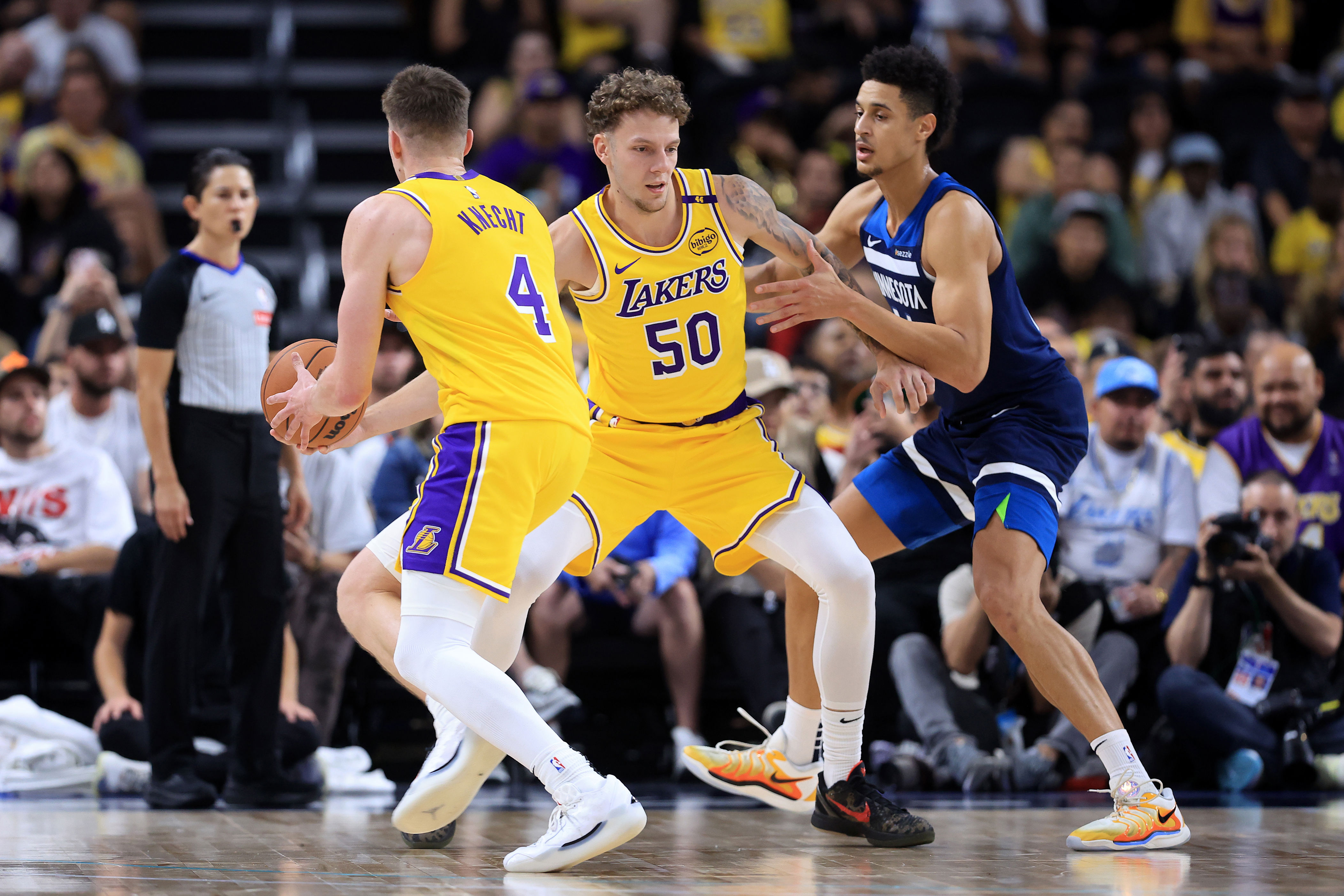 Lakers sign center Kylor Kelly to Exhibit-10 contract
