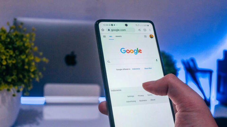 Google to block sideloading of apps from unverified developers on ...