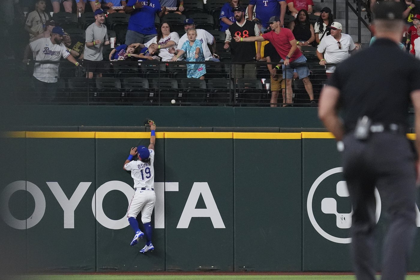 Angels get 1st-pitch HR in a 4-0 win over Rangers and deGrom with ...
