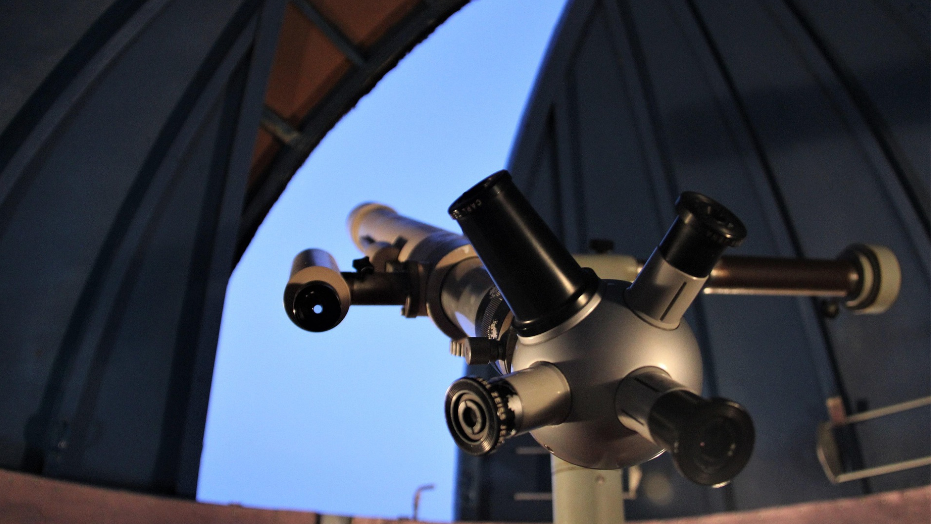 Harvard Scientist Claims Manhattan-size Interstellar Object On Course ...