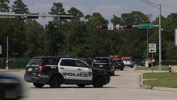 HPD bomb squad blows up piece of WWI-era artillery shell found at ...