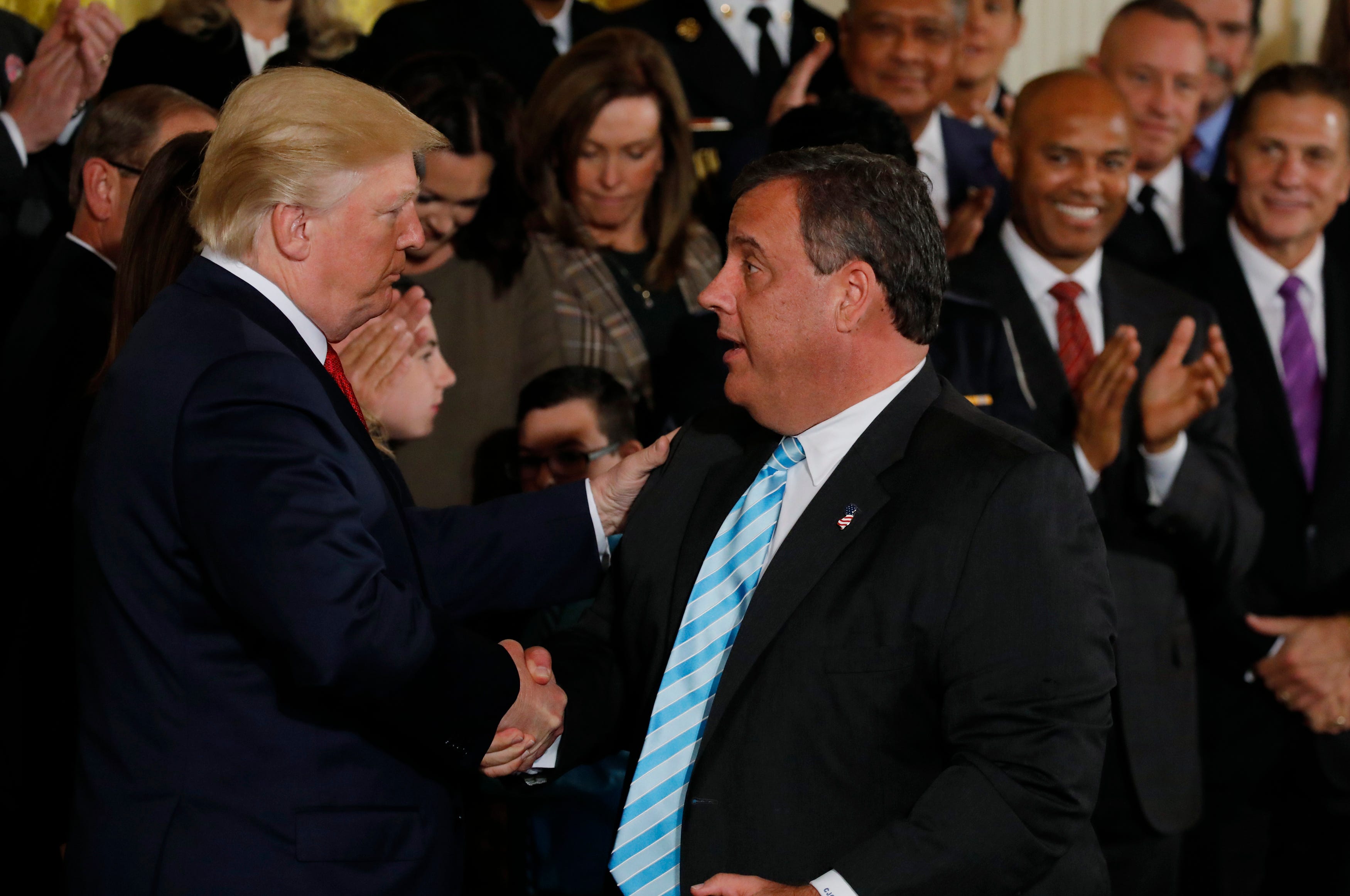 Trump, Christie trade insults, rekindling 2013 bridge scandal