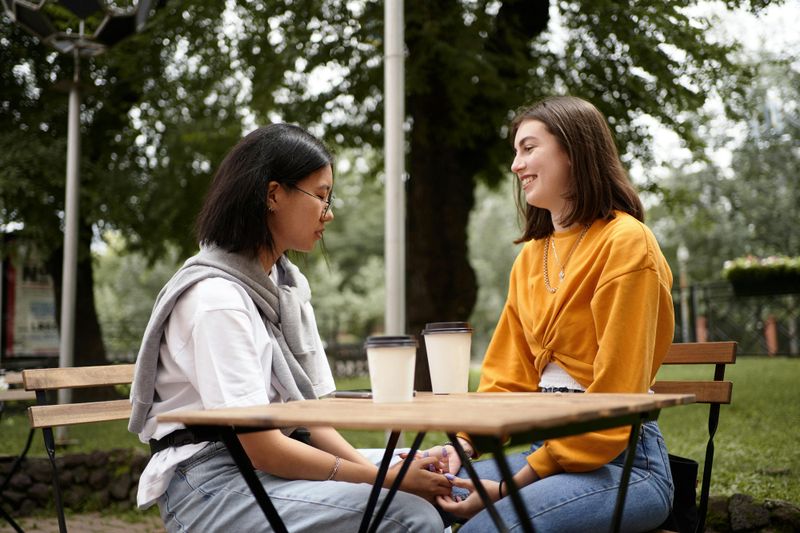 13 Common Habits That Push Away People With Good Values