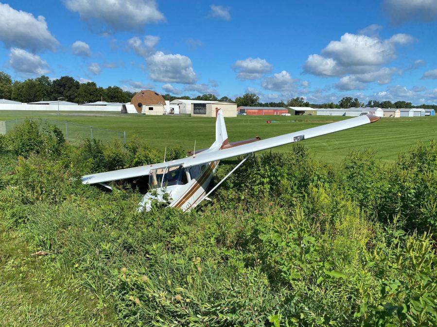Small plane overshoots runway at Rockford’s Cottonwood Airport