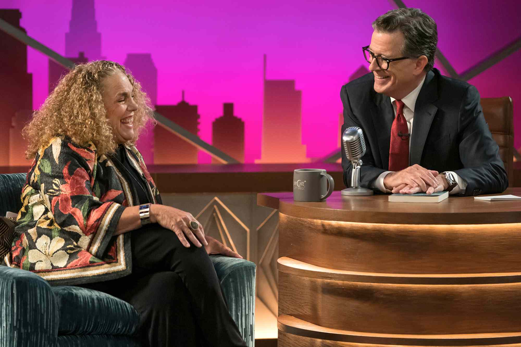 Stephen Colbert is back behind a late-night desk in first look at his ...