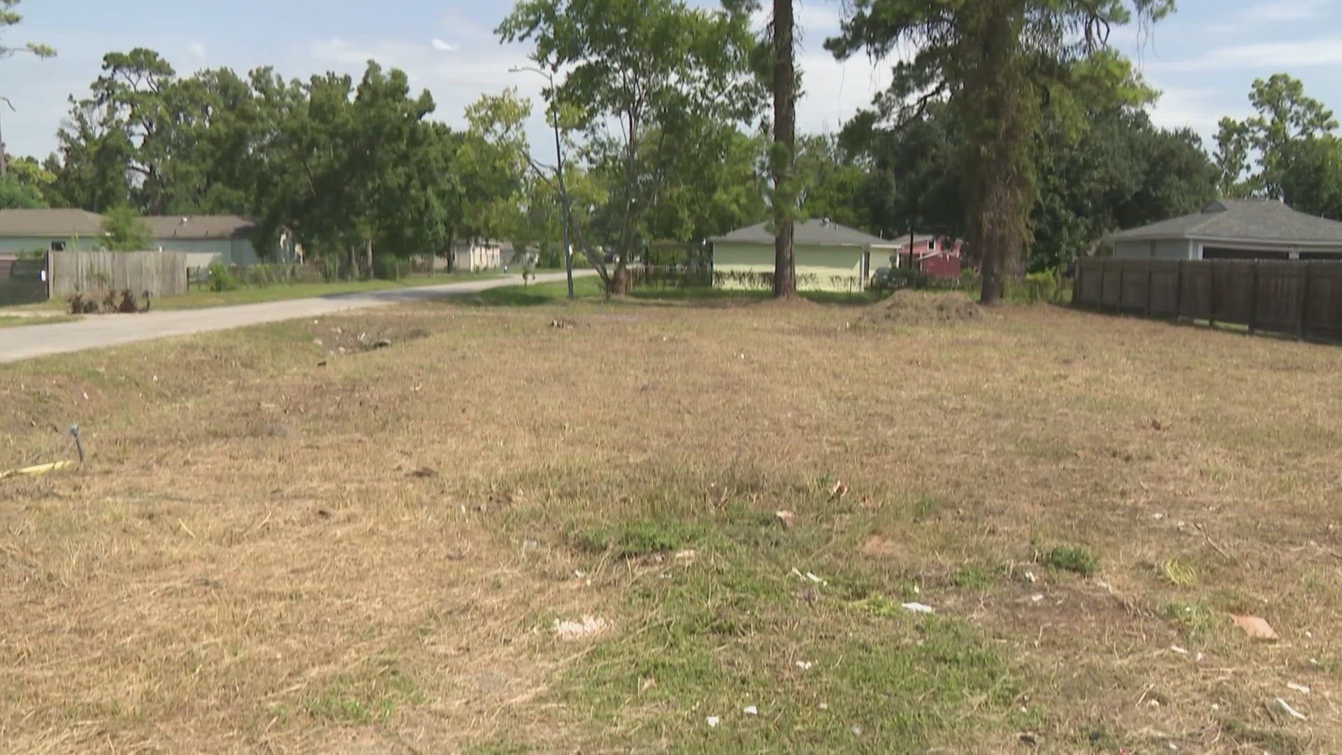 Eyesore lot in northeast Houston cleaned up after KHOU 11 News coverage