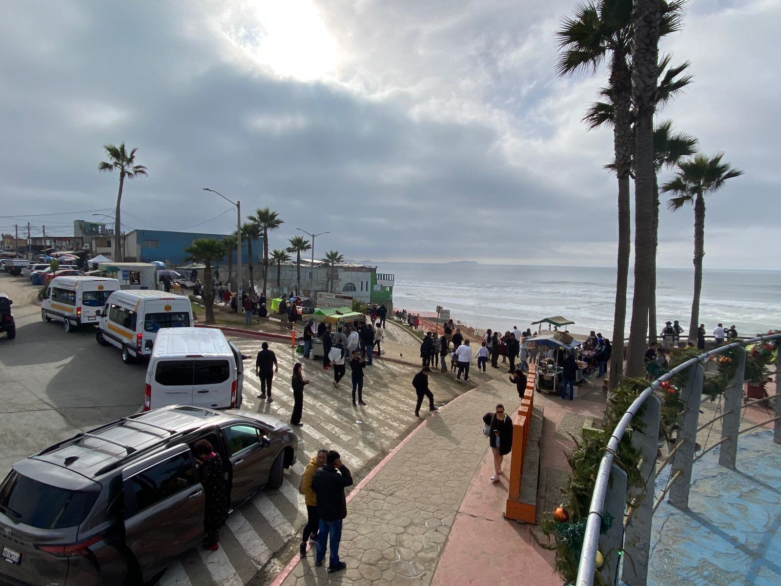 Acudieron 3 mil a playas de Tijuana