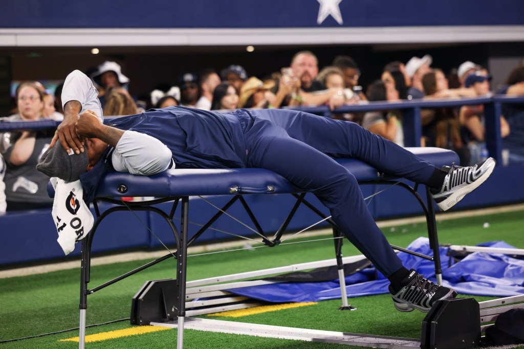 Jerry Jones jokes with Micah Parsons’ mother about Cowboys’ ongoing ...