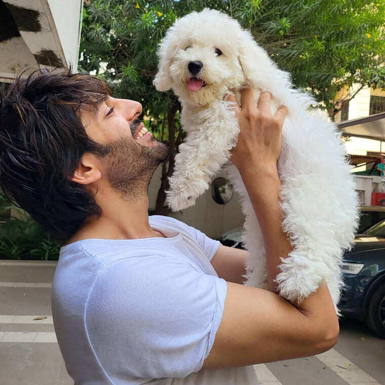 7 Bollywood Stars Whose Dogs Are Just As Famous As Them