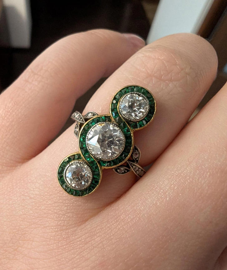 18 People Showed Their Favorite Pieces of Jewelry, and We Just Can’t ...
