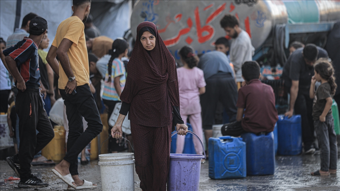 İsrail saldırıları altındaki Gazze'de su krizi devam ediyor
