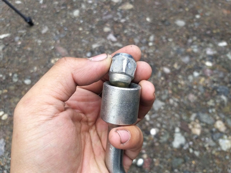 Mur Roda Mobil Susah Dibuka, Pakai Cara Sederhana Ini Biar Lancar