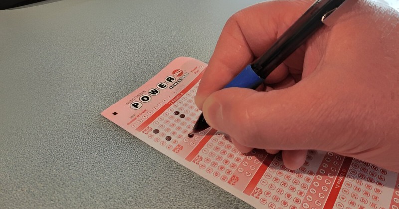 Powerball lottery jackpot reaches $815 million for Wednesday, August 27 ...