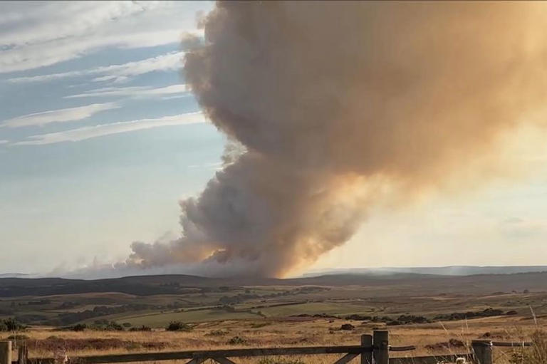 North Yorkshire moorland fire latest as campsites evacuated and roads ...