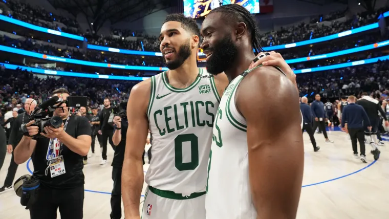 Jaylen Brown hilariously reacts to Jayson Tatum's new look