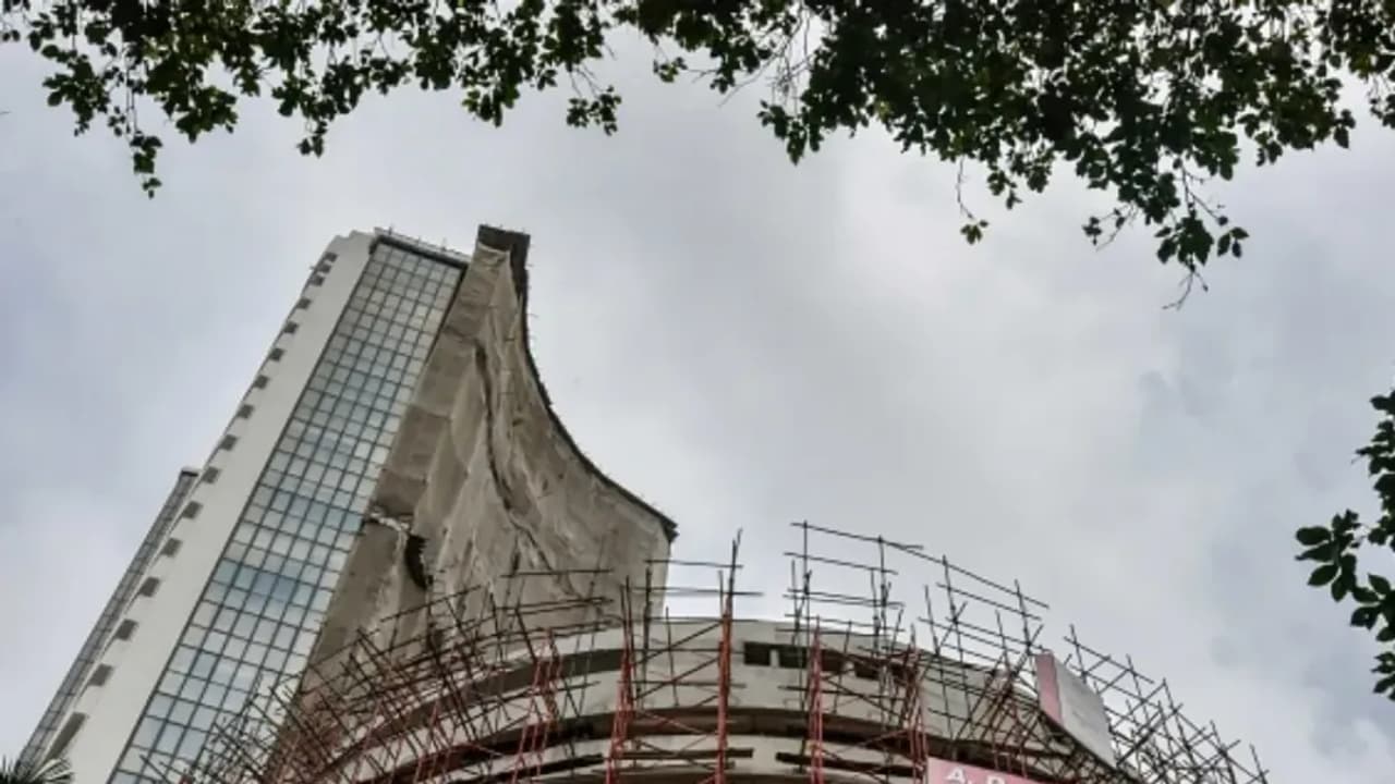 Trading Radar For August 26: HDFC Bank, Paytm, Protean eGov ...